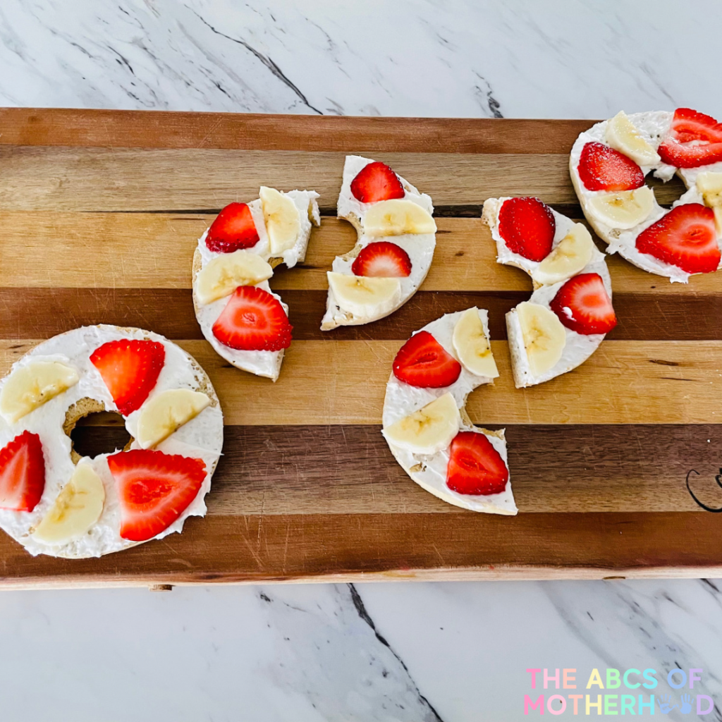 Strawberry-Banana Bagel Lunch Idea - Raised On Read-Alouds